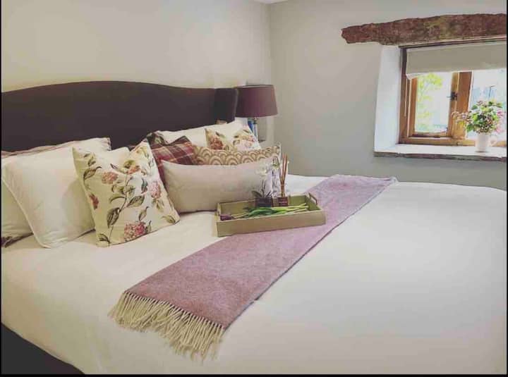 17th Century Cottage-the Pheasant Super-king Room - Forest of Dean
