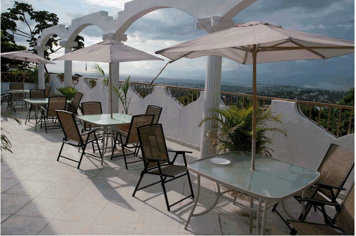 Pacot Breeze 3 Br 2baths Apartment - Port-au-Prince