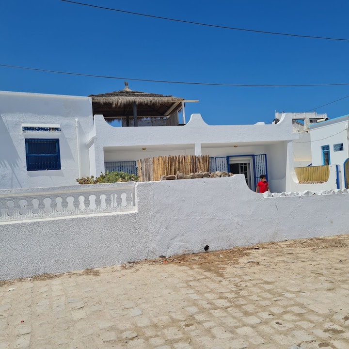 Charmante Villa Pied Dans L'eau à Kelibia - Kelibia