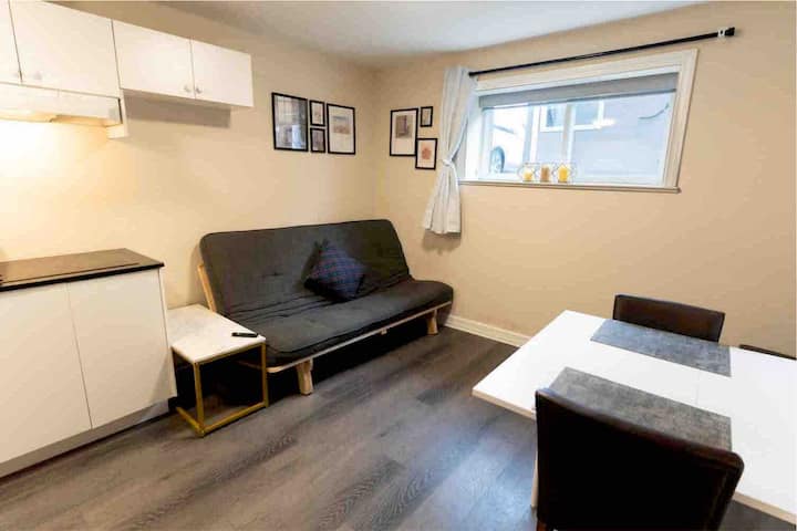 Cozy 1 Br Suite W/ Parking + Ac, Near Airport - Vancouver