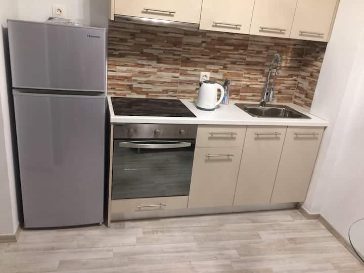 Two Bedroom Flat 3 Minutes To Metro - Athens