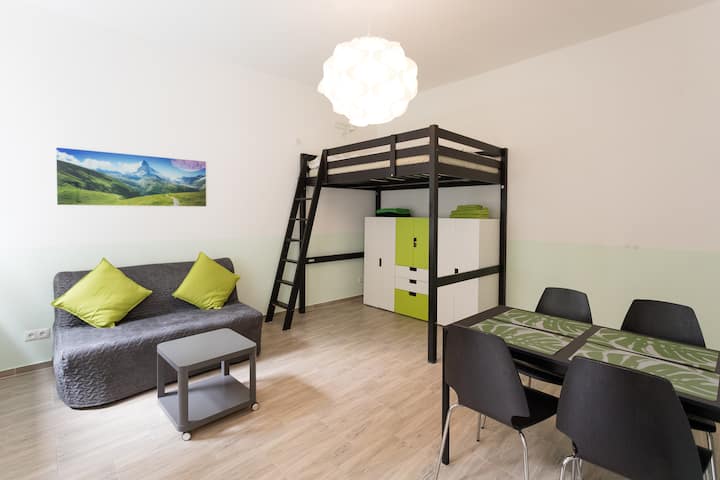 Appartment For Couple & Family Close To Schönbrunn - Viena
