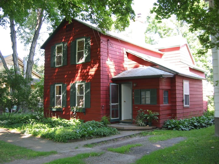 Charming Kid-friendly Fall Creek Home W Skylights - Ithaca, NY