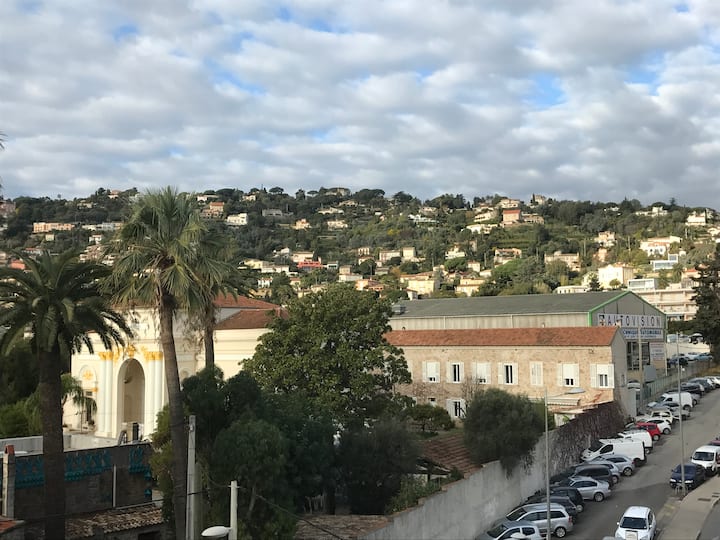 Studio Chic Rénové Climatisé  10 Mn De Cannes - Valbonne