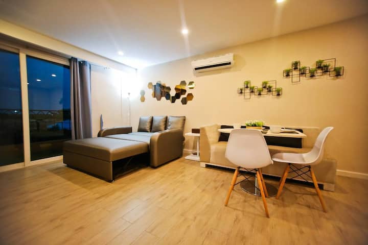 Spacious Workplace Speed Wifi Near Jomtien Beach - Pattaya