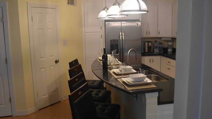 Lovely First Floor 2 Bedroom & 2 Baths/2beds - Estados Unidos