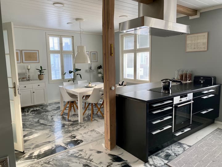 Tilava Omakotitalo Porin Keskustassa - Pori