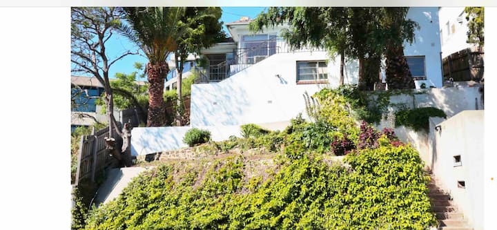 Hillside Retreat With Cbd And River Views - Kensington