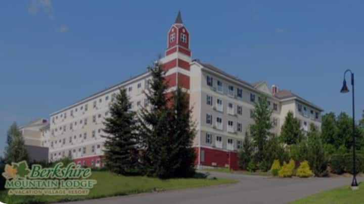 Berkshire Mass. Resort, 1bdrm 8/27-9/03  $1050 - Lenox, MA