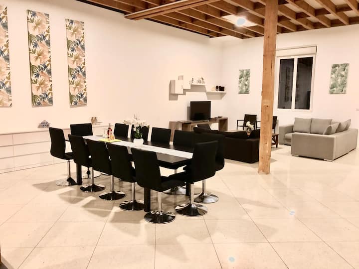 Maison Loft De 210m2 Avec Salon Spacieux De 125m2 - Linas