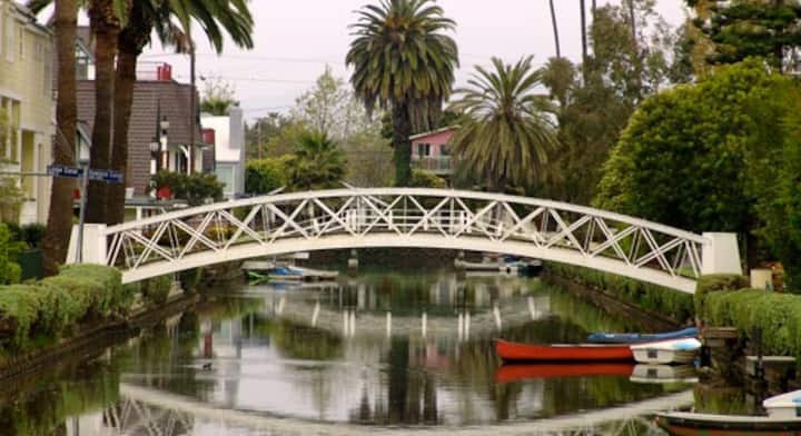 Sunny 2br On The Venice Beach Canals - Venice Beach, CA