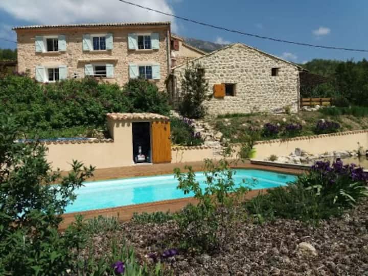 "Gite Le Pigeonnier"estoublon - Alpes-de-Haute-Provence