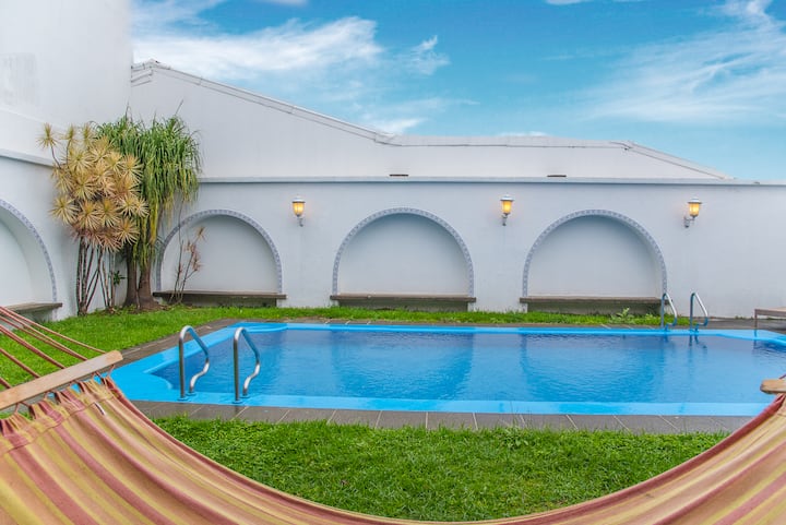 3 Br Apt With Pool And Sauna - San José