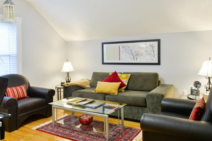 Private Apartment Centrally Located With King Bed! - Kitchener