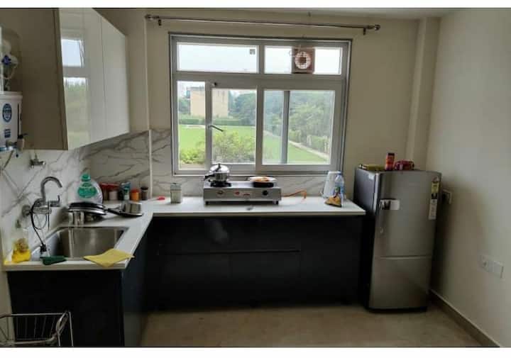 Garden View Flat Near Golf Coarse Road - Gurugram