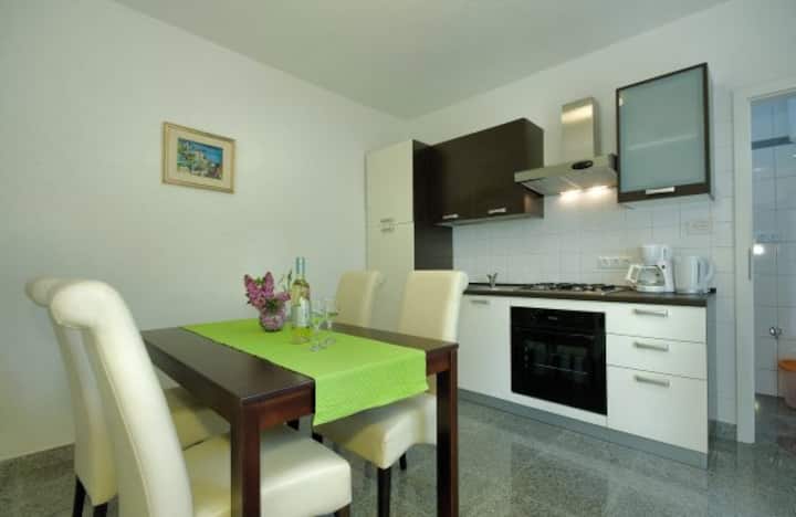 Cool & Charming 2+2 Apartment - Novi Vinodolski