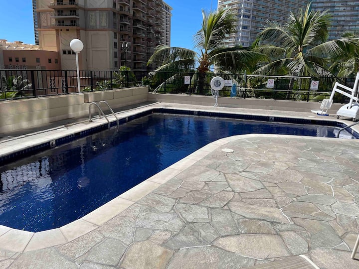 Studio With Two Queen Beds In Palms At Waikiki - Kailua, HI
