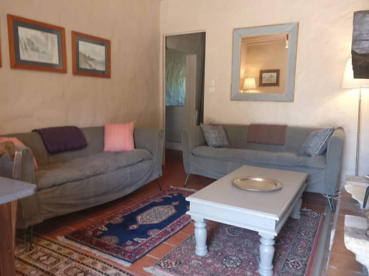 Un Gîte D’un Niveau, Terrasse, Petites Familles - Angoulême