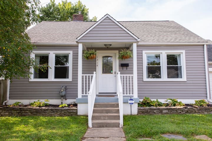 ✦ Near Expo ✦ Downtown ✦ Churchill ✦ Updated - Louisville, KY