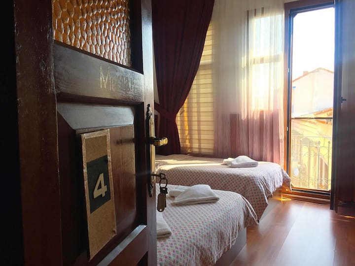 Saatli Konak Otel (Mercan) - Ayvalık