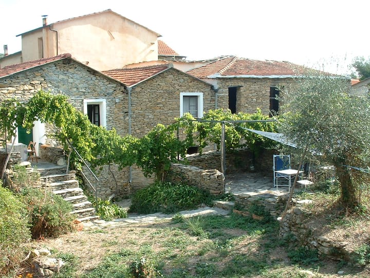 750 M² Agriturismo ∙ 1 Camera Da Letto ∙ 4 Ospiti - Provincia di Imperia