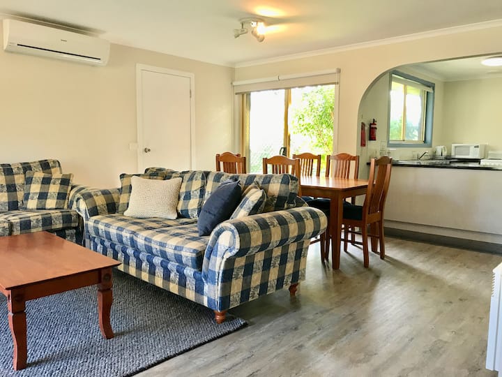 Comfortable And Convenient. 250m From The Beach - Cowes
