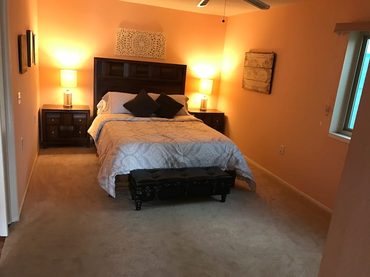 Entire Home For Coachella - Palm Desert, CA