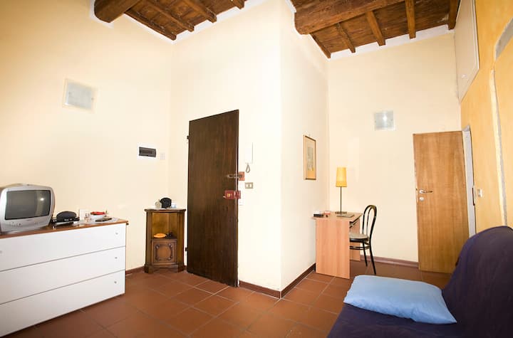 Apt Niccolo' A Ponte Vecchio-heart Of Florence - Florenz