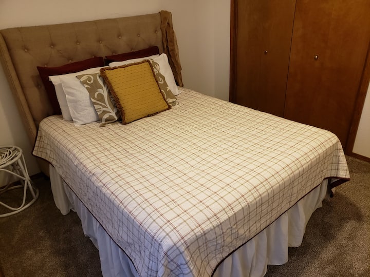 Nice 2 Bedrooms Central Boise Shared Family Home - Boise, ID