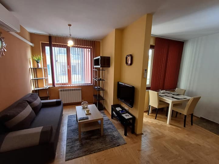 Spacious 2 Bdrm Apartment Free Garaged Parking - Sofia