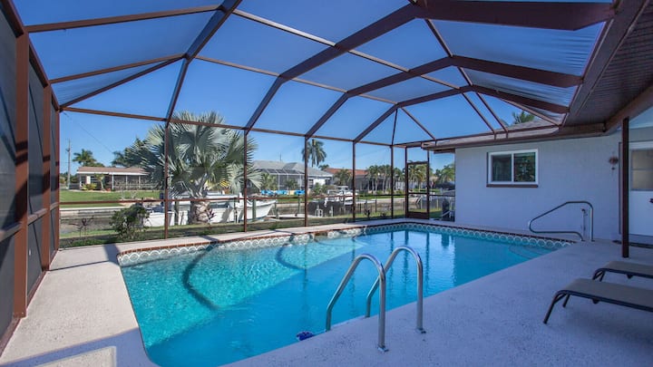 Gorgeous Waterfront Getaway! - Fort Myers, FL