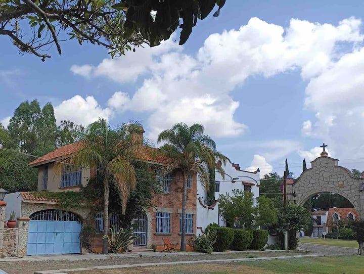 Casa  En El Centro De Tequis. - テキスキアパン