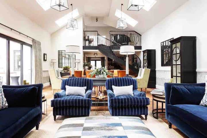 Exquisite Farmhouse On The Outskirts Of Glasgow - East Kilbride