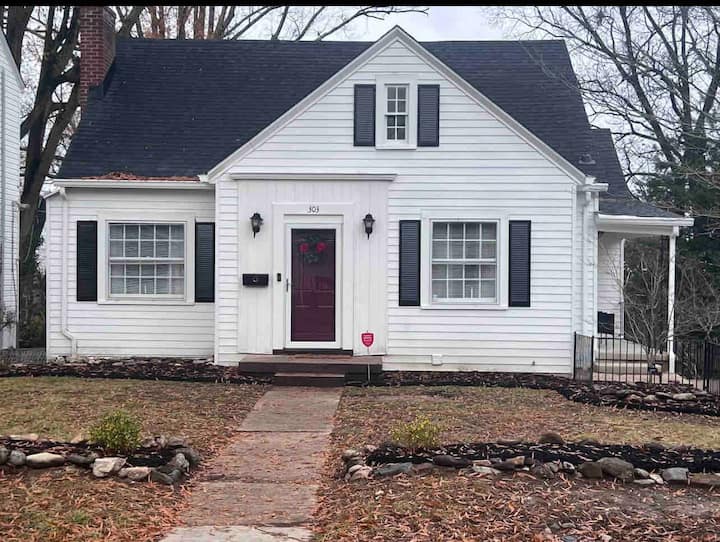 Entire 2nd Floor Of Danville Hme - Danville, VA