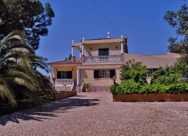 Casa Com Piscina Privada. ÁRea Rural. - Algarve