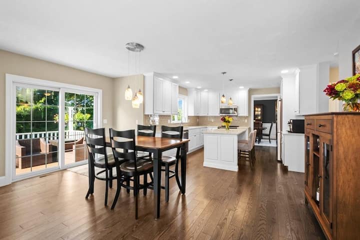 Entire Modern Home | Peaceful Retreat & Privacy - Rutland, MA