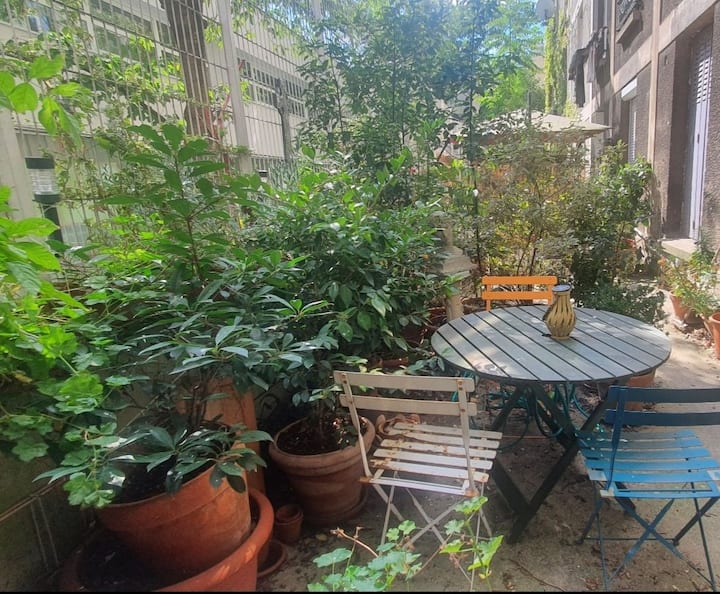 Studio Calme Dans Quartier Animé - Paris