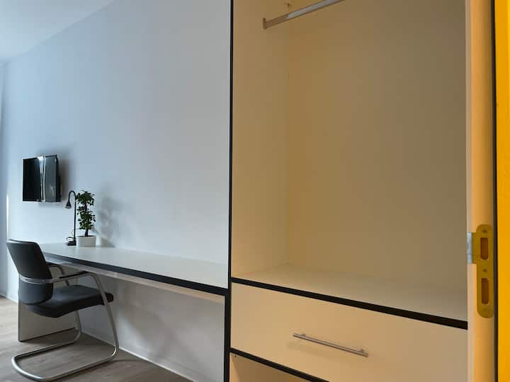 Bx2 - Room Next To Brussels North Station - Brussels