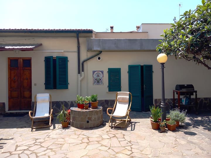 La Casina,dependence Indipendente In Corte Privata - Follonica