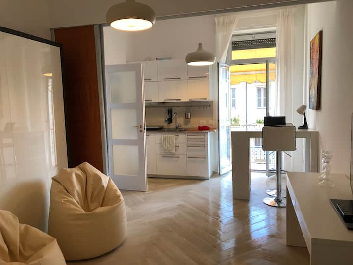 Casa Martini - Via Calvairate. Confy & Sunny House - Milan