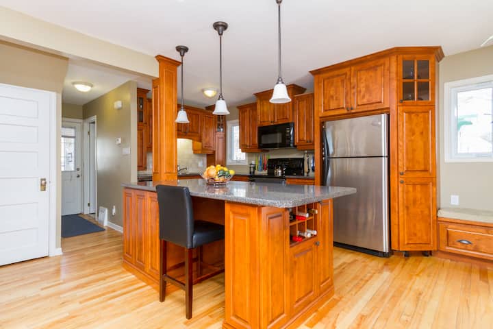 Comfy Stay For Medical Trainees - Ottawa