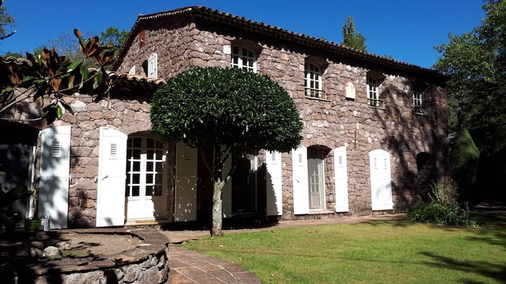 Propriété D’exception Avec Rivière Privative - Entrevaux