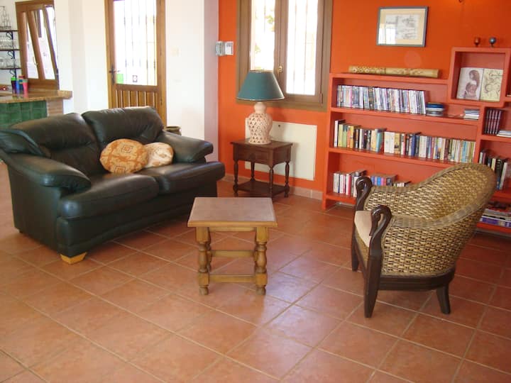 High Standard Villa With Stunning Views - Iznájar