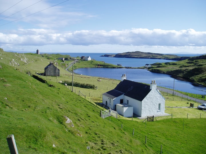 Romantic Rural Idyllic Sea Cottage - Outer Hebrides