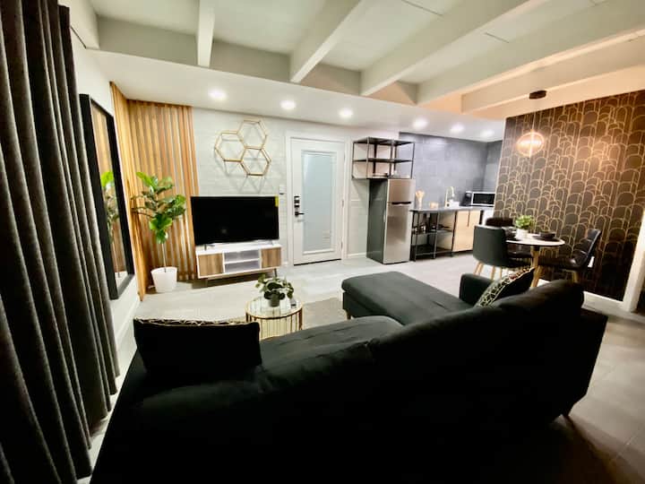 Mid-century Glam Studio - Paradise Casino