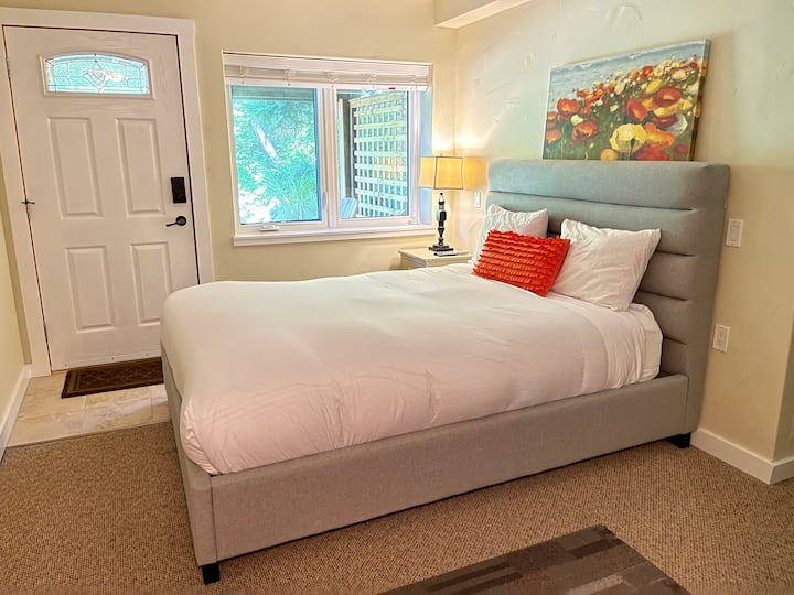 Little Beach Queen Suite W/ Private Entrance - Ucluelet