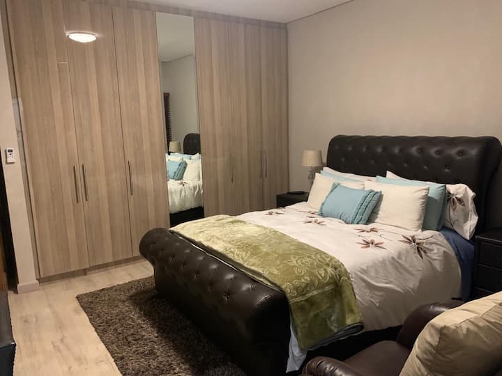 The White House Farm-experience Farm Style Living - Krugersdorp