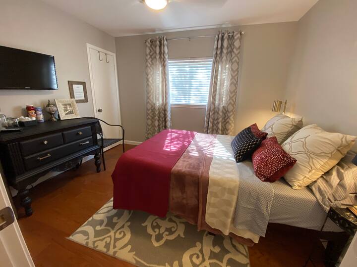 Amazing Bath Reno! Cozy Hideaway-new Photos! - Austin, TX