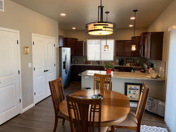 Rooms In A Sunny, Comfy House Close To Everything - Grand Junction, CO