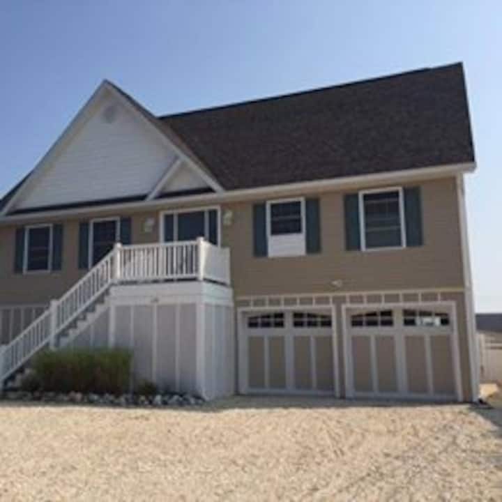 August Summer Rental & Off-season - Bhw/lbi - Beach Haven, NJ